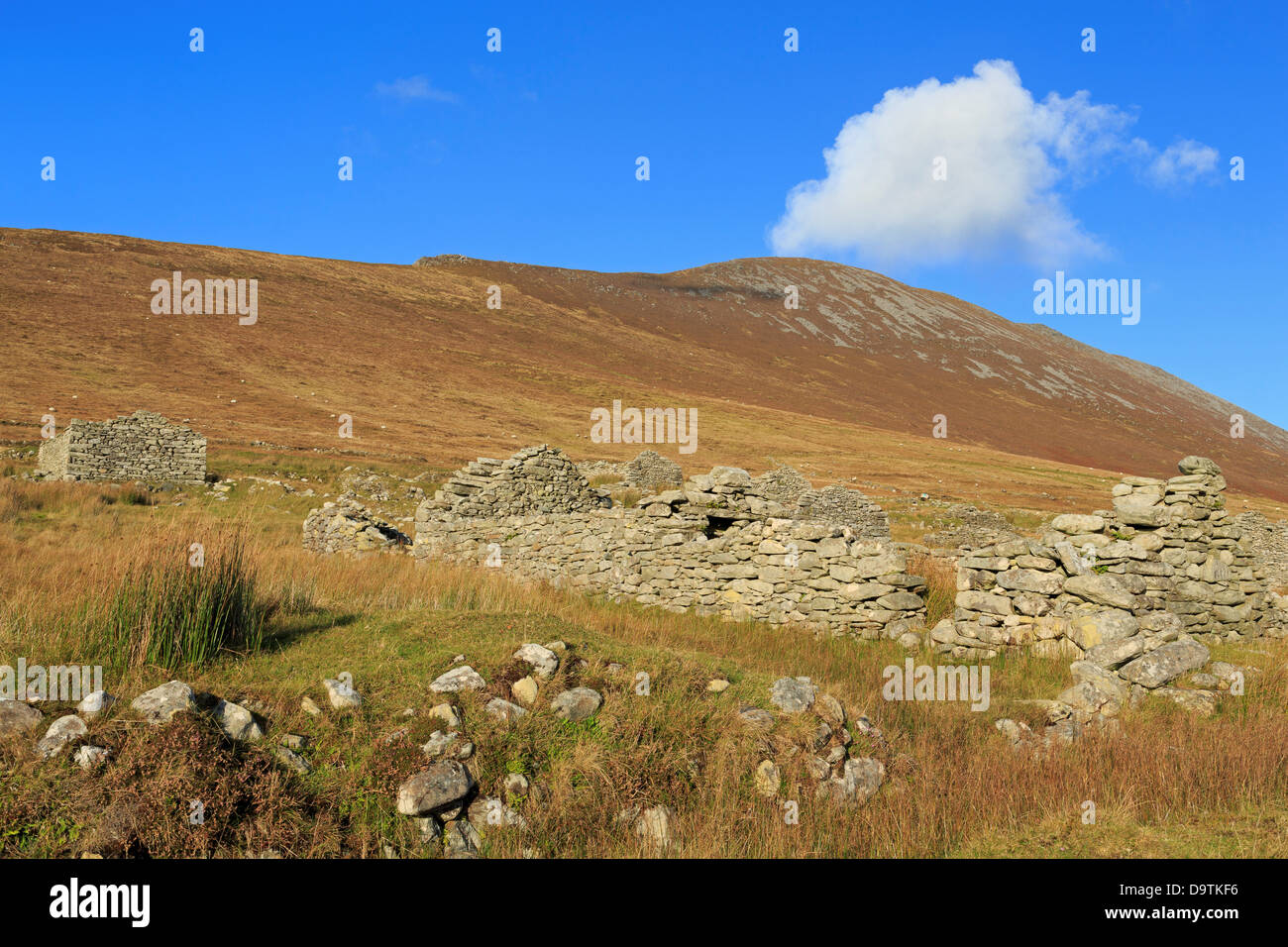 Ireland, Connaught, County Mayo, Achill island, Abandoned village ruins ...
