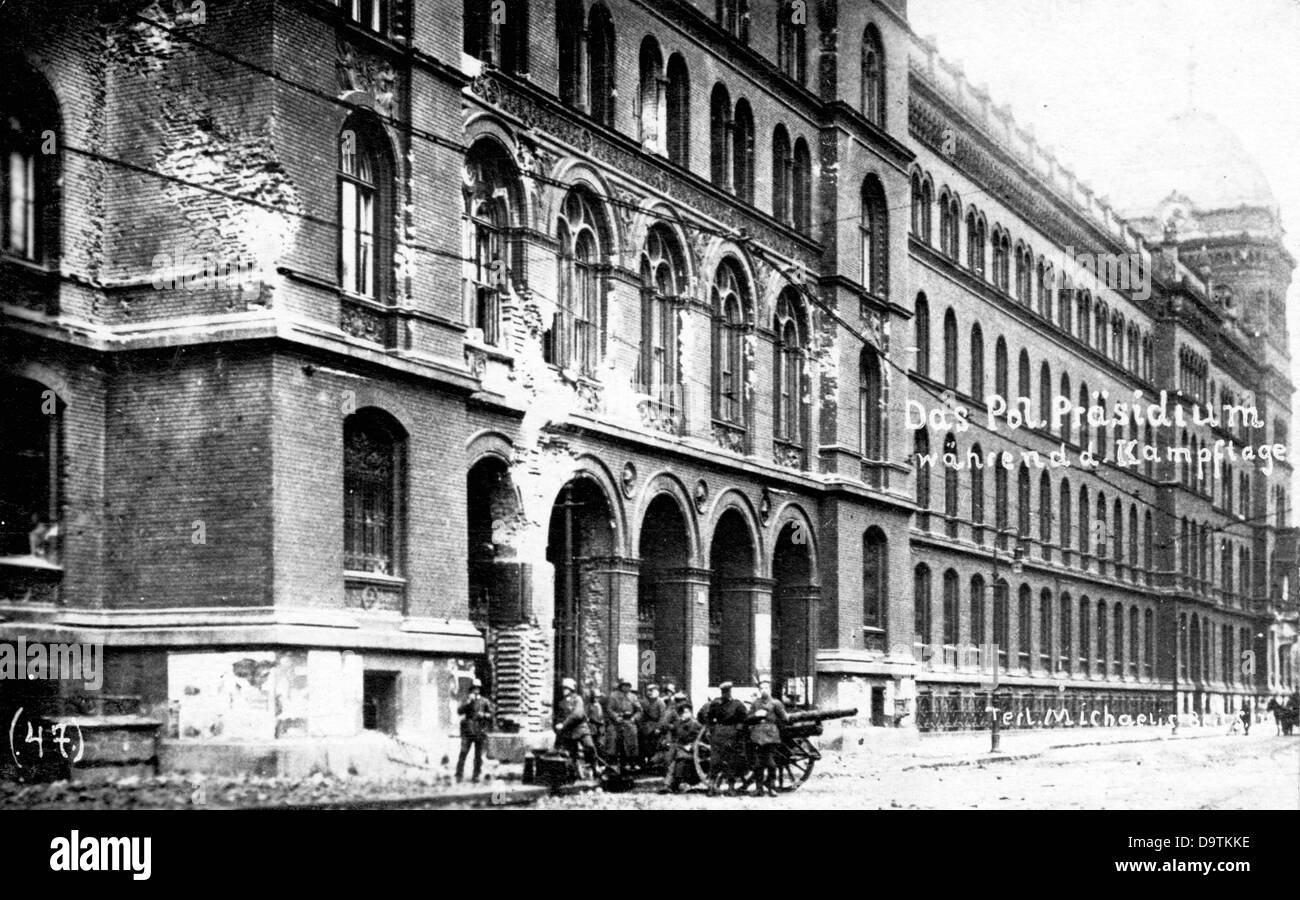 German Revolution 1918/1919: A combat post is pictured in front of the ...