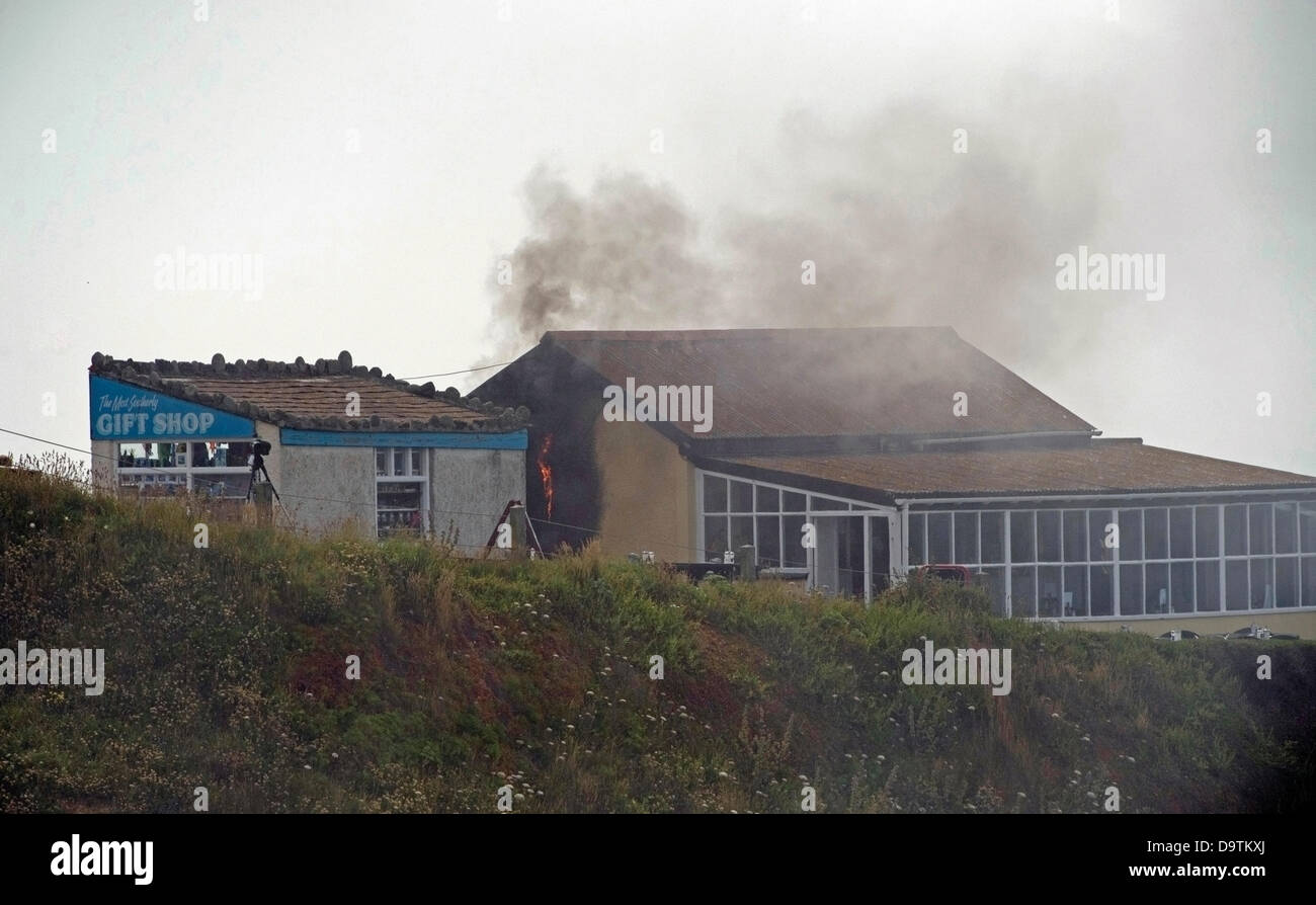 Lizard point gift shop hi-res stock photography and images - Alamy