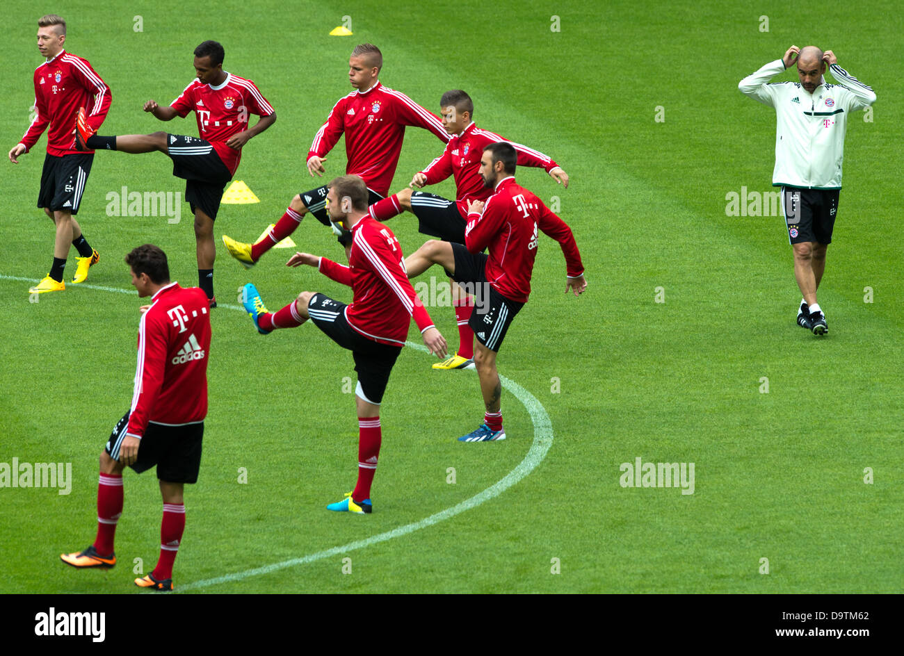 Pep guardiola r hi-res stock photography and images - Alamy