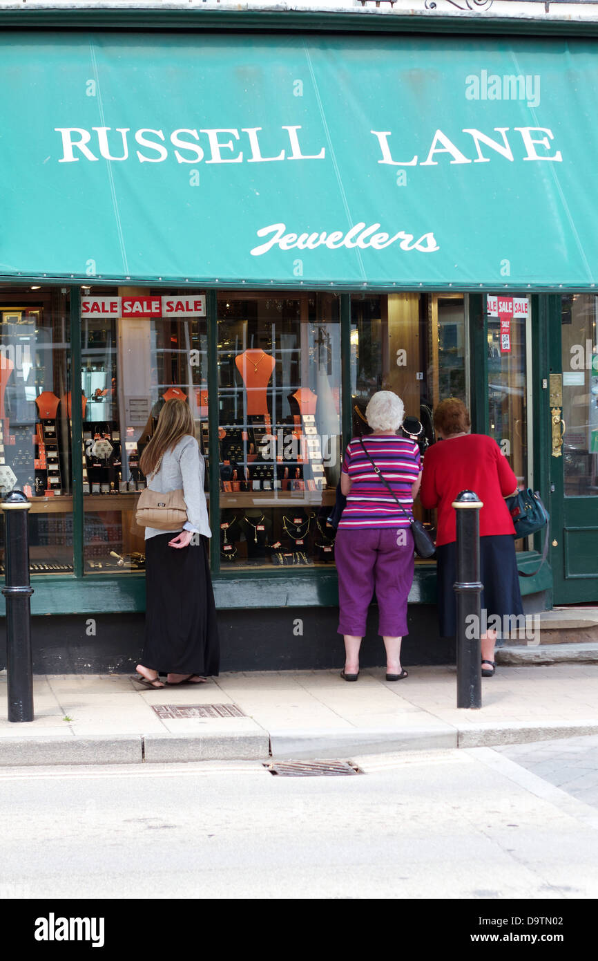 Warwick high street hi-res stock photography and images - Alamy