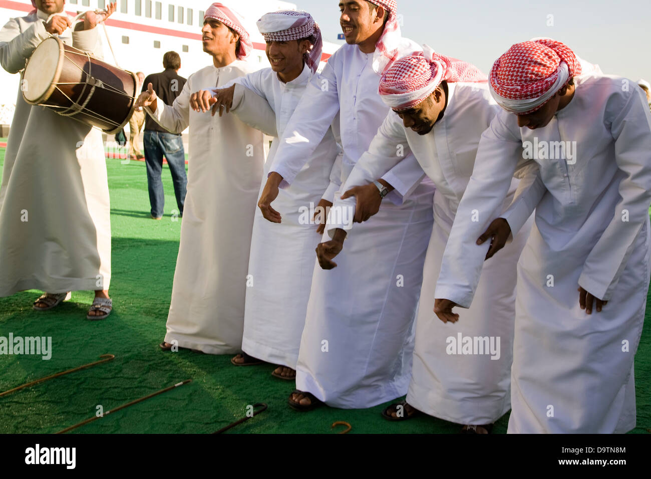 Arabic dance hi-res stock photography and images - Alamy