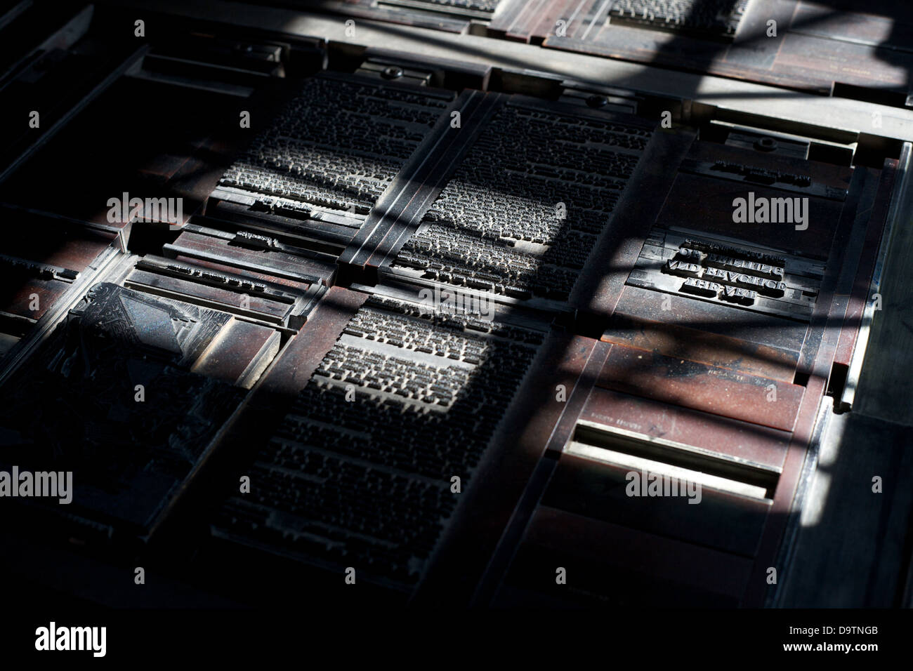 Newspaper printing press vintage hi-res stock photography and images ...