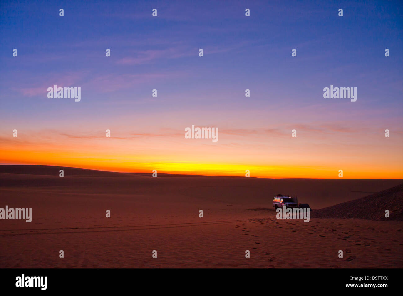 Sunrise In The Sahara Stock Photo - Alamy
