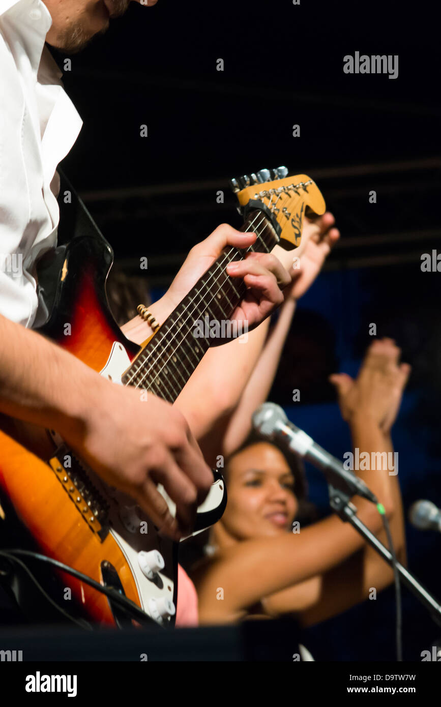 Male pop band hi-res stock photography and images - Alamy