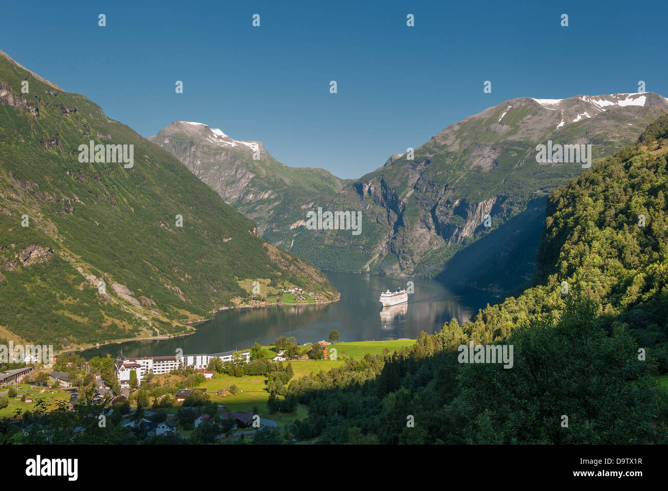 Geirangerfjord cruise hi-res stock photography and images - Alamy