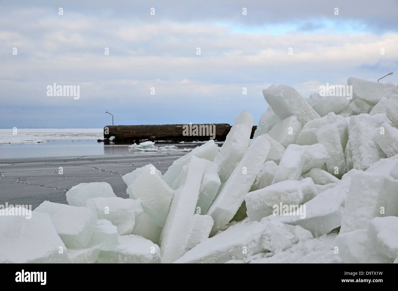 Ice blocks hi-res stock photography and images - Alamy