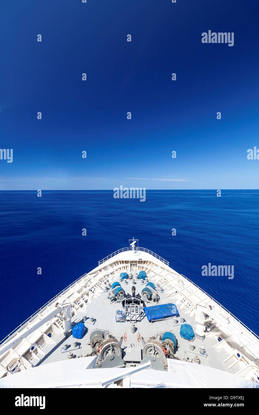 Blue sky and ocean from cruise ship Stock Photo - Alamy