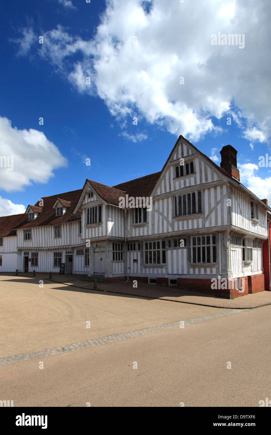 The medieval and tudor guildhall hi-res stock photography and images ...