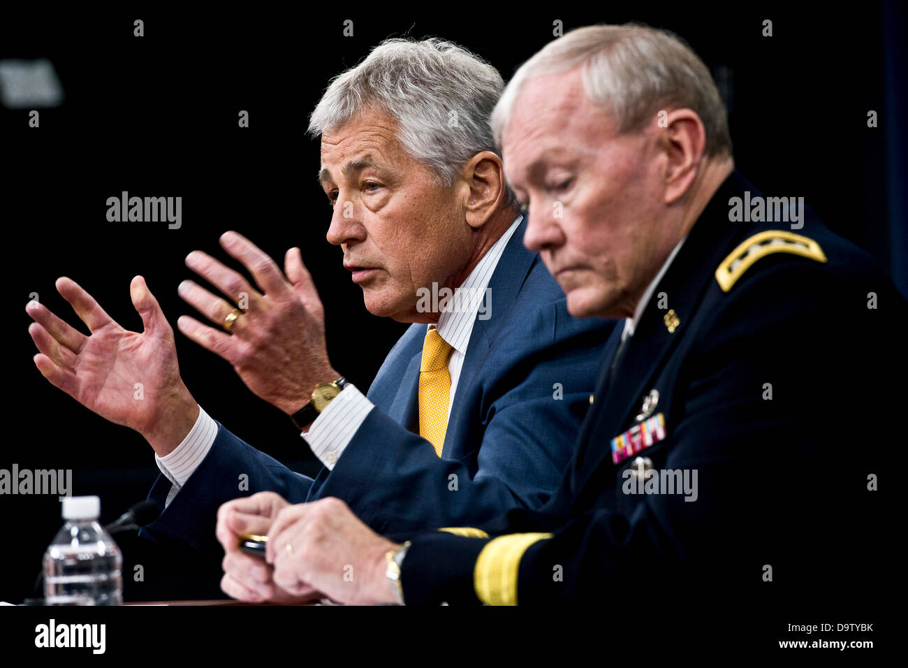 US Secretary of Defense Chuck Hagel and Chairman of the Joint Chiefs of ...