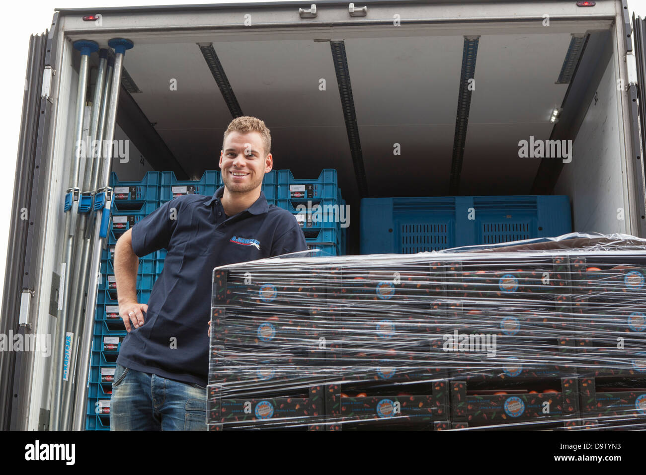 Loading vegetables hi-res stock photography and images - Alamy