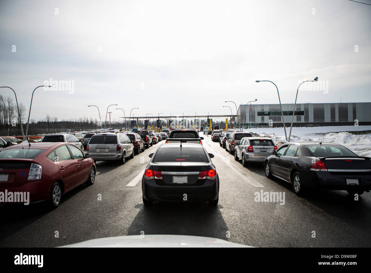 Canada usa customs toll booth hi-res stock photography and images - Alamy