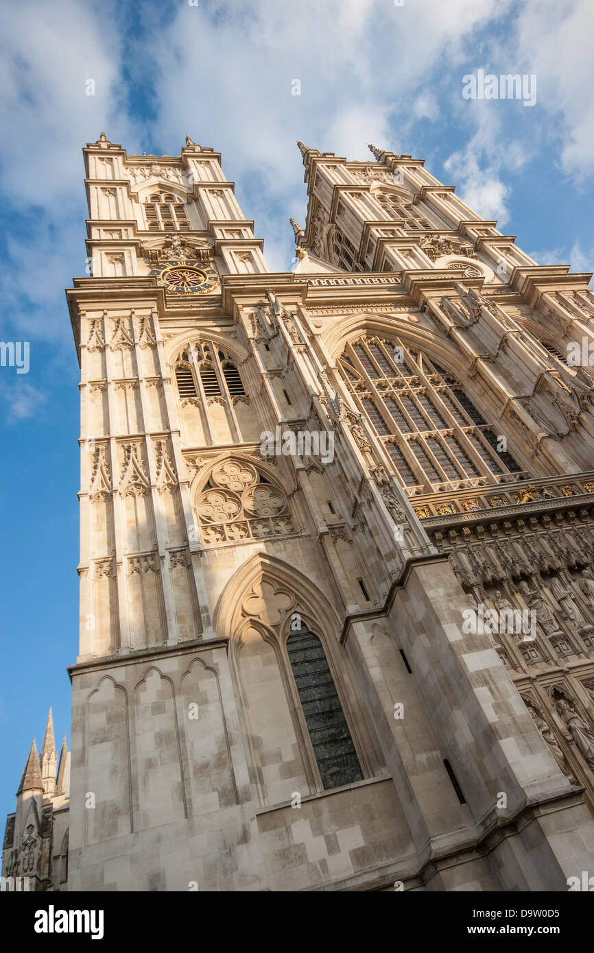 The western facade westminster abbey hi-res stock photography and ...