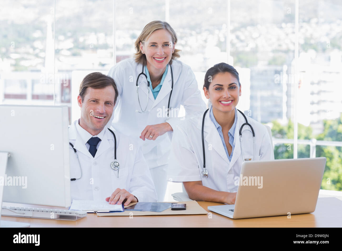 Computer staff hi-res stock photography and images - Alamy