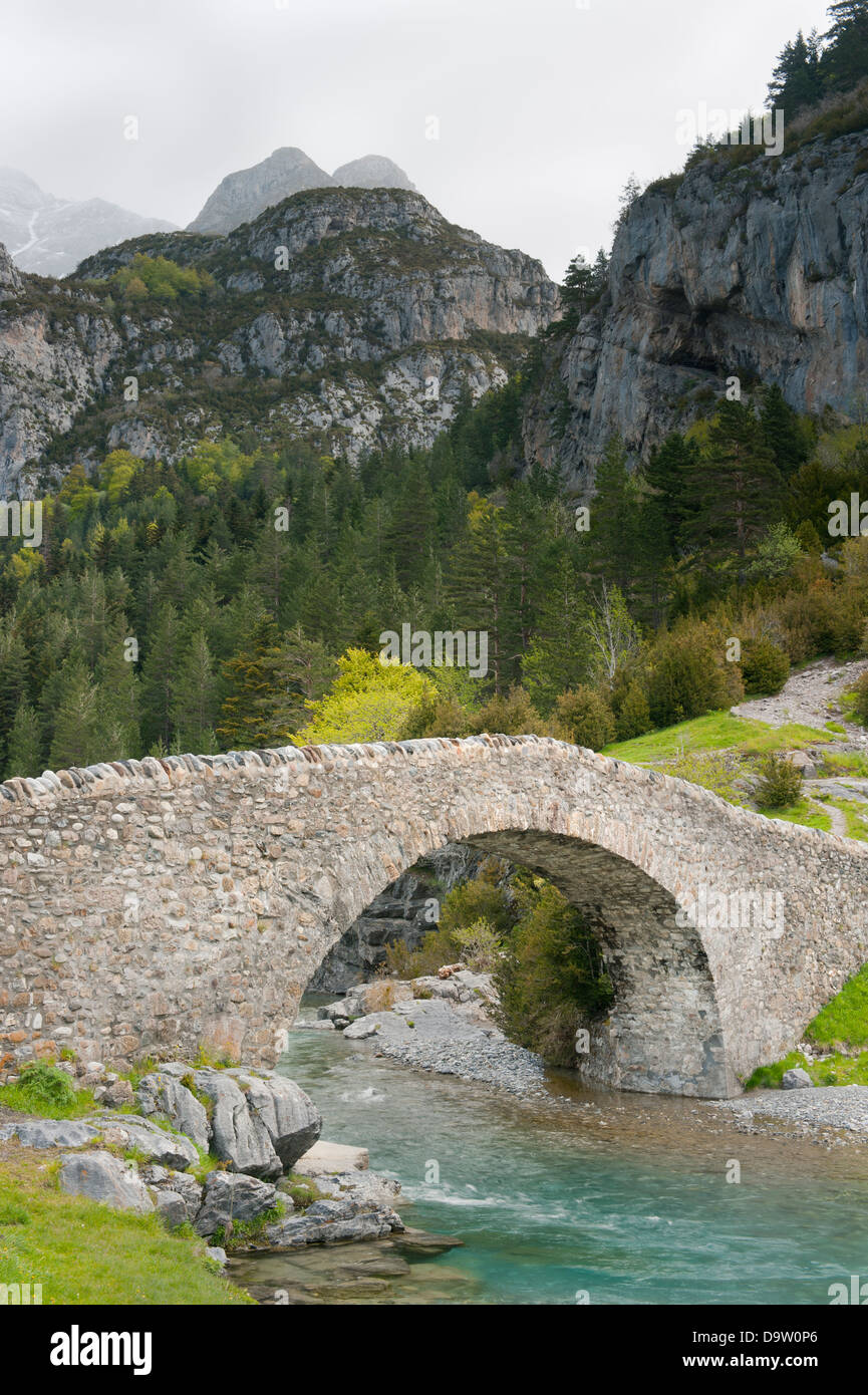 Pyrenees bridge hi-res stock photography and images - Alamy