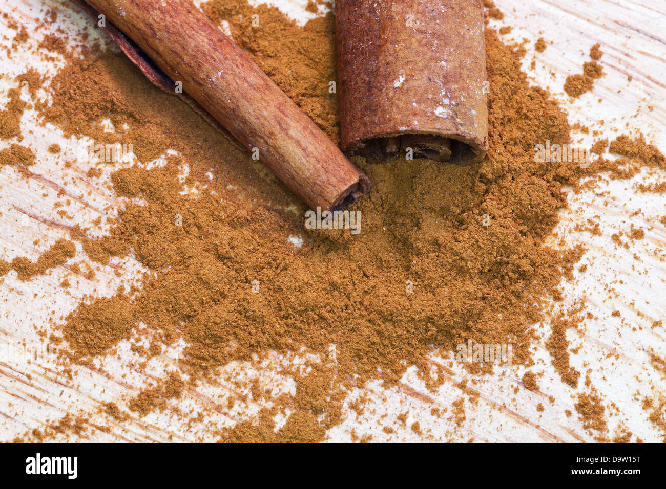 Pinch of cinnamon hi-res stock photography and images - Alamy