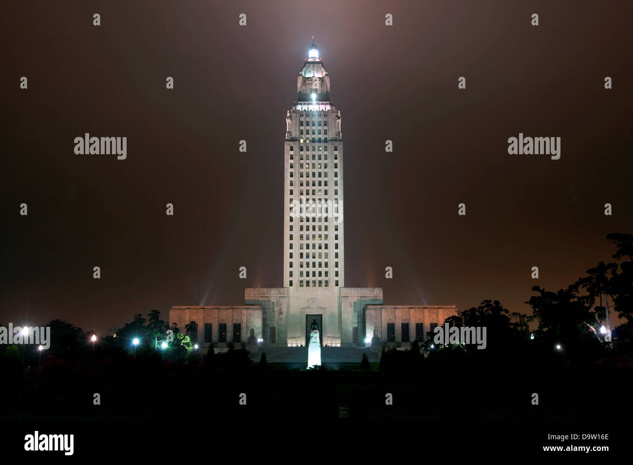 Louisiana State Capitol Building, Baton Rouge, Louisiana at dusk Stock ...
