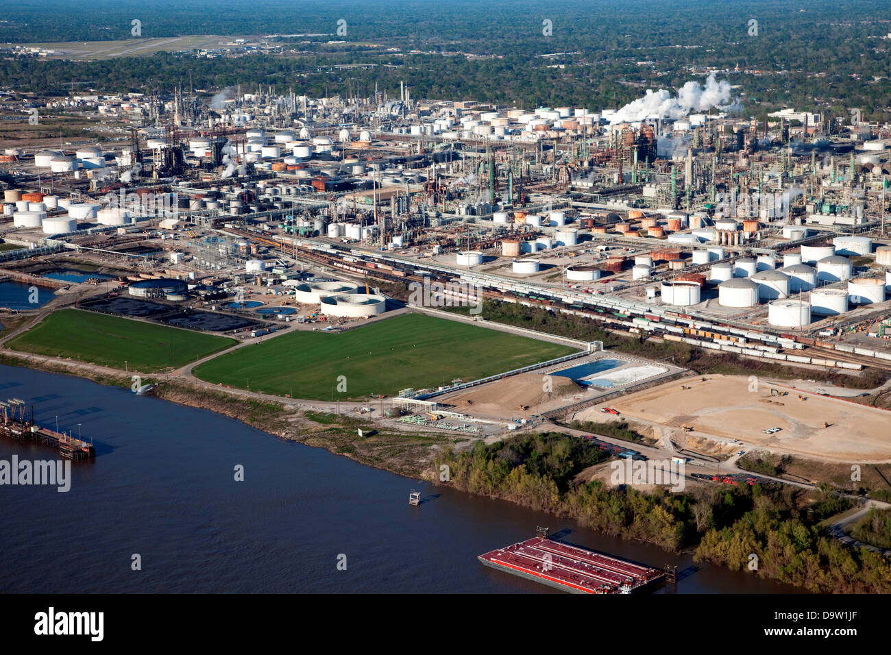 Aerial of oil refineries hi-res stock photography and images - Alamy