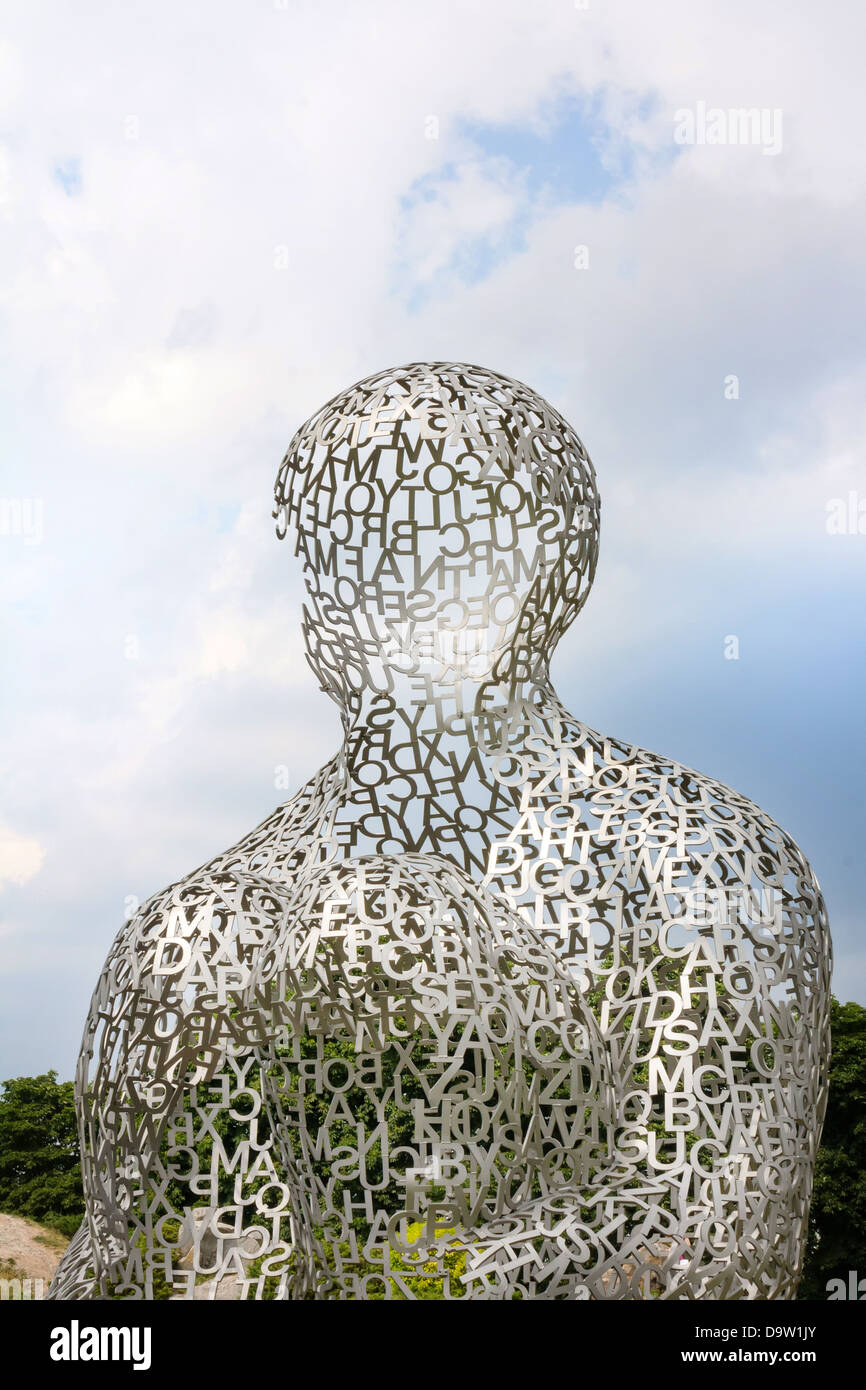 Brain statue hi-res stock photography and images - Alamy