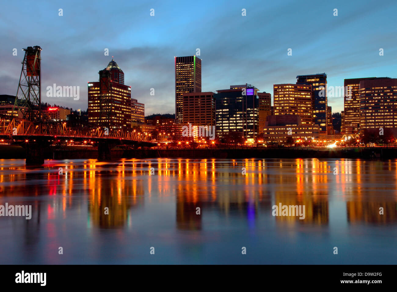 Skyline of Portland Oregon at dusk along the waterfront Stock Photo - Alamy