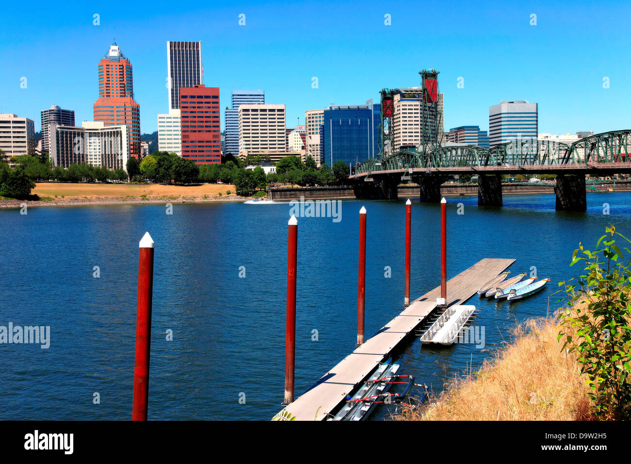 Portland skyline and waterfront along the Willamette River Stock Photo ...