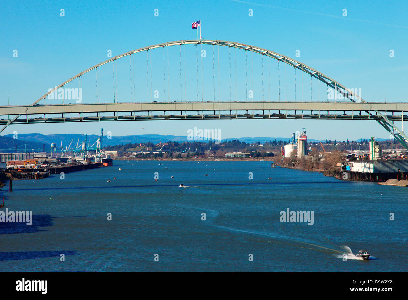 The Fremont Bridge over the Willamette River in Portland, Oregon Stock ...