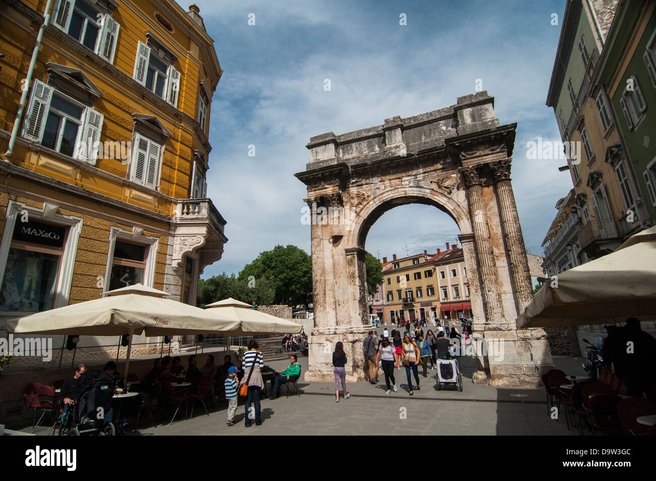 golden gate Triumphal Arch Stock Photo - Alamy
