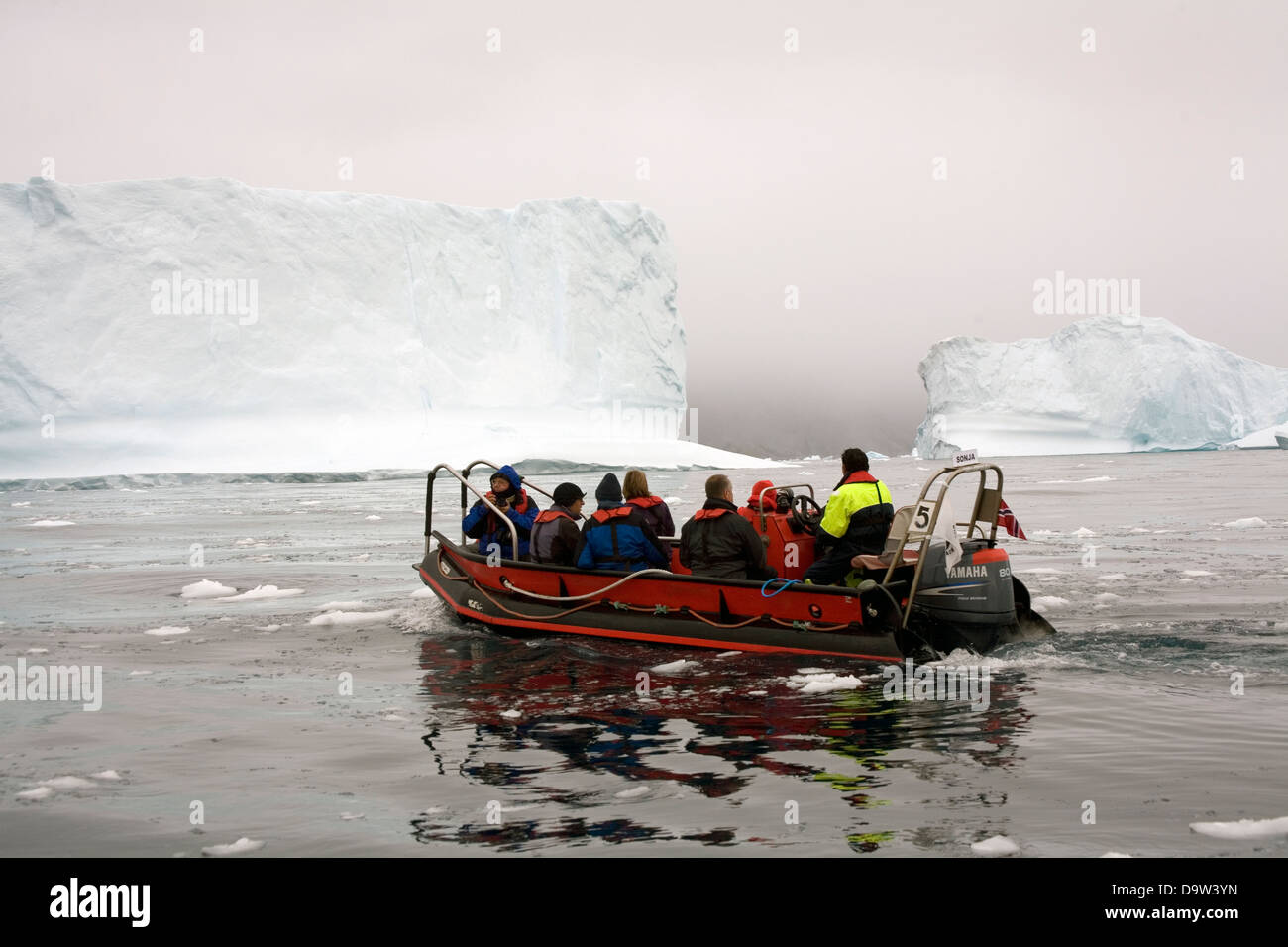 Polar circle boat hi-res stock photography and images - Alamy