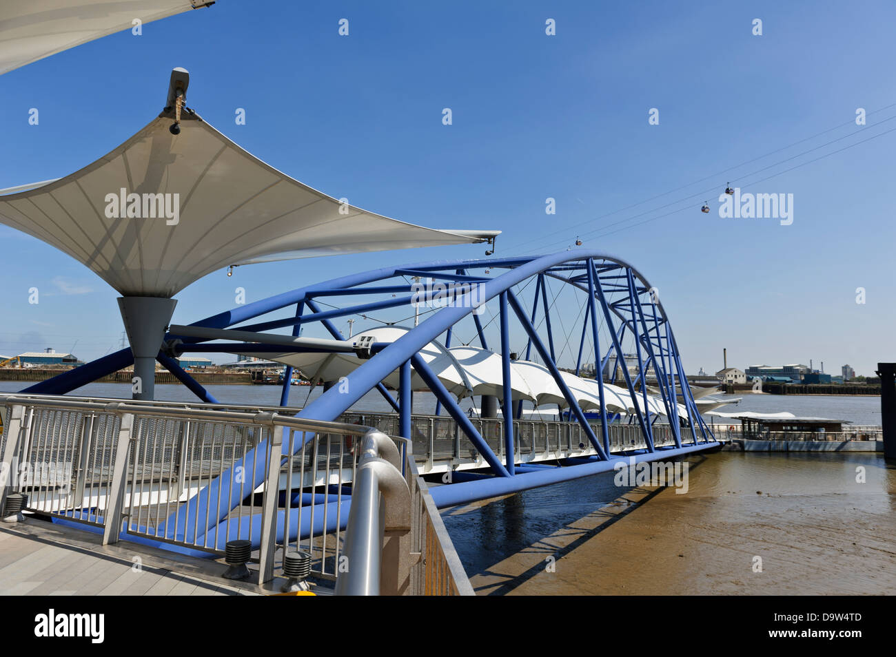 Modern steel bridge hi-res stock photography and images - Alamy