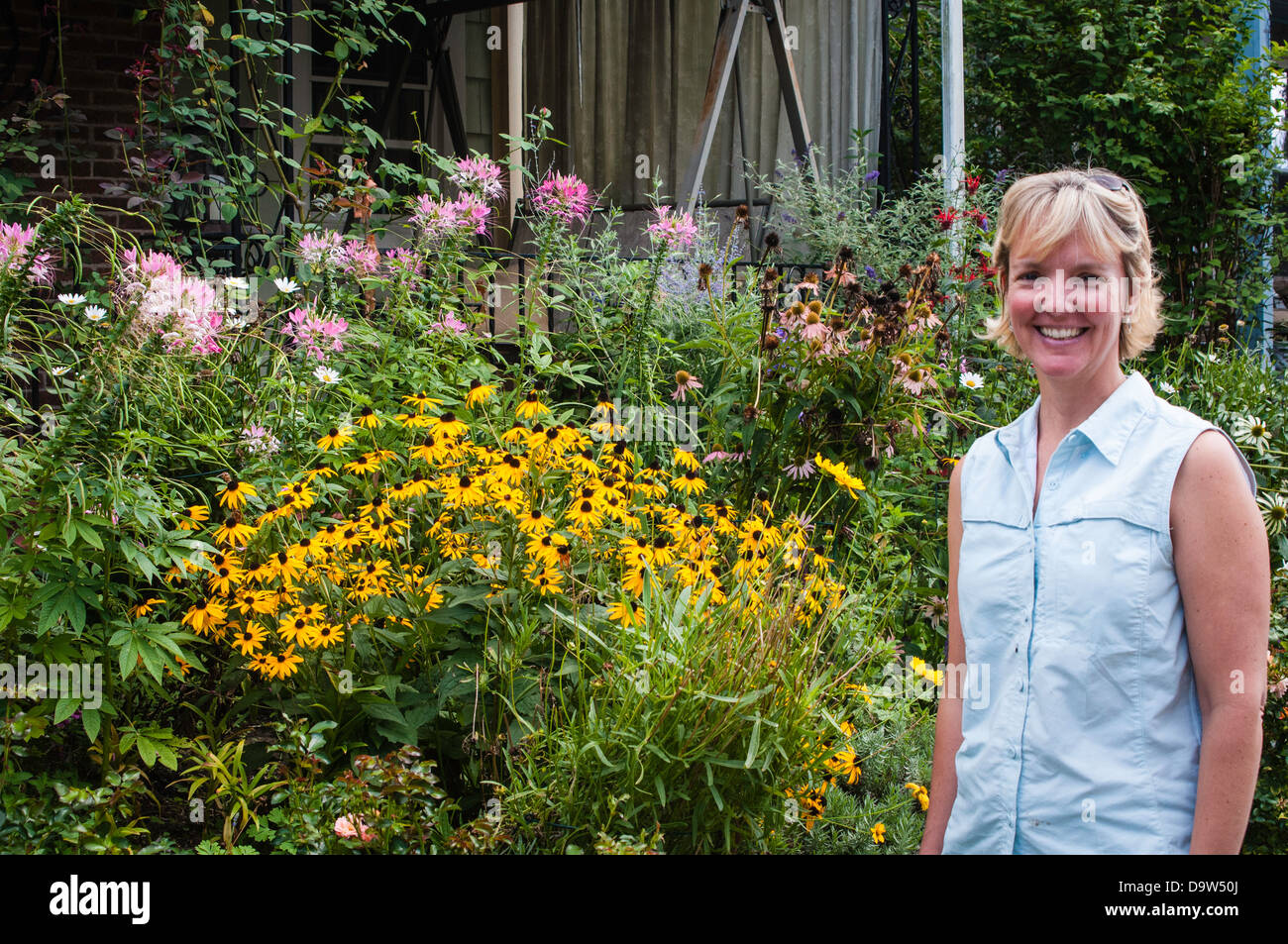 Female master gardener hi-res stock photography and images - Alamy