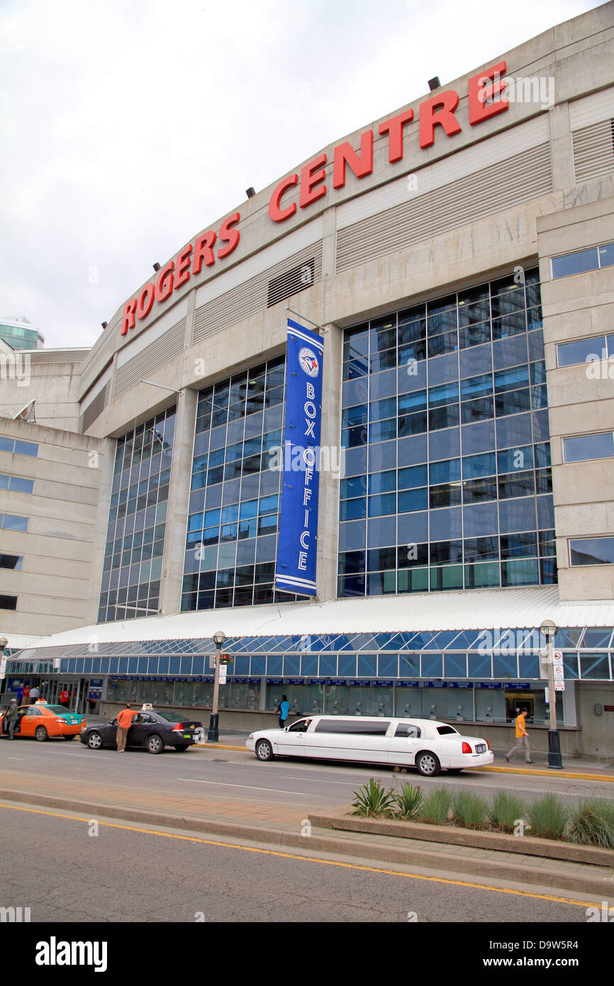 Toronto sports stadium hi-res stock photography and images - Alamy