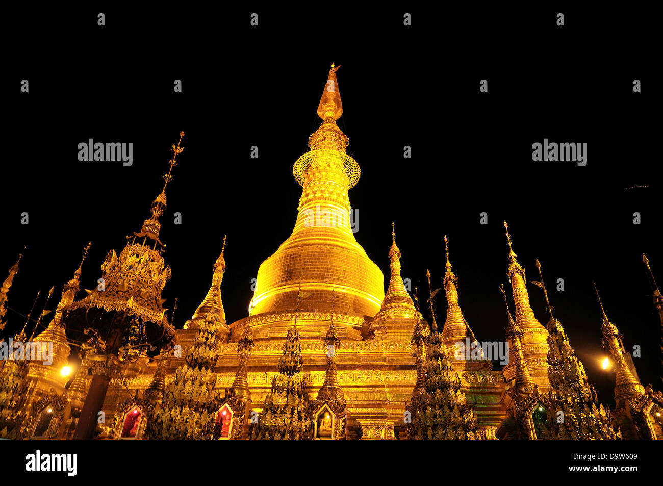 Shwesandaw Pagoda at night, Pyay, Bago Region, Myanmar Stock Photo - Alamy