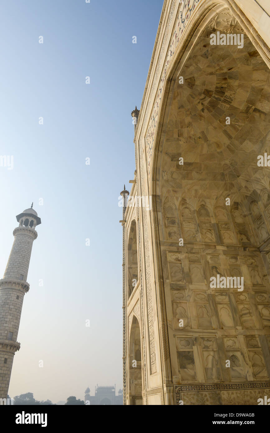 Taj mahal mausoleum close up hi-res stock photography and images - Alamy
