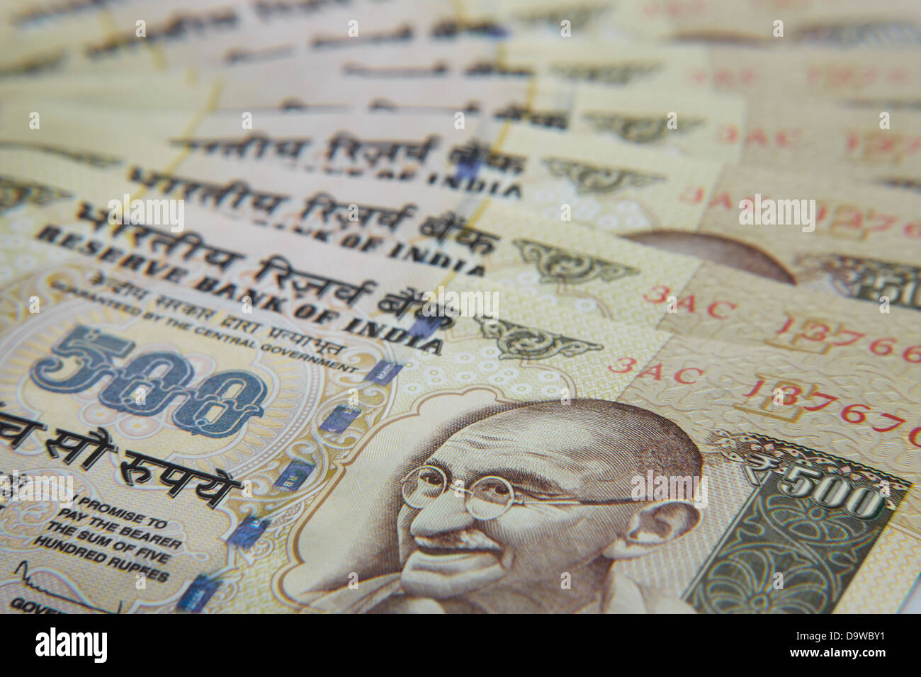 Hundred rupee banknote hi-res stock photography and images - Alamy