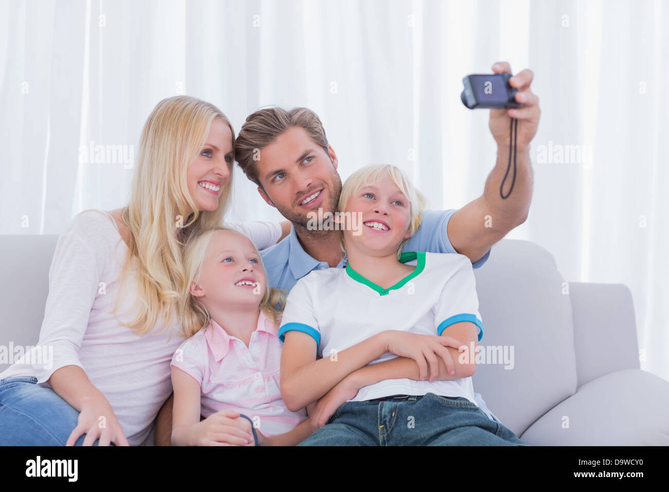 Family taking pictures hi-res stock photography and images - Alamy
