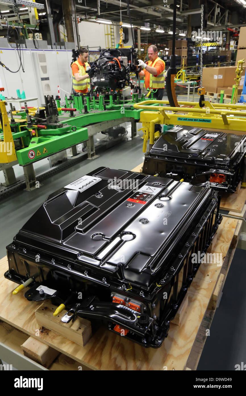 Engine car ford focus High Resolution Stock Photography and Images - Alamy