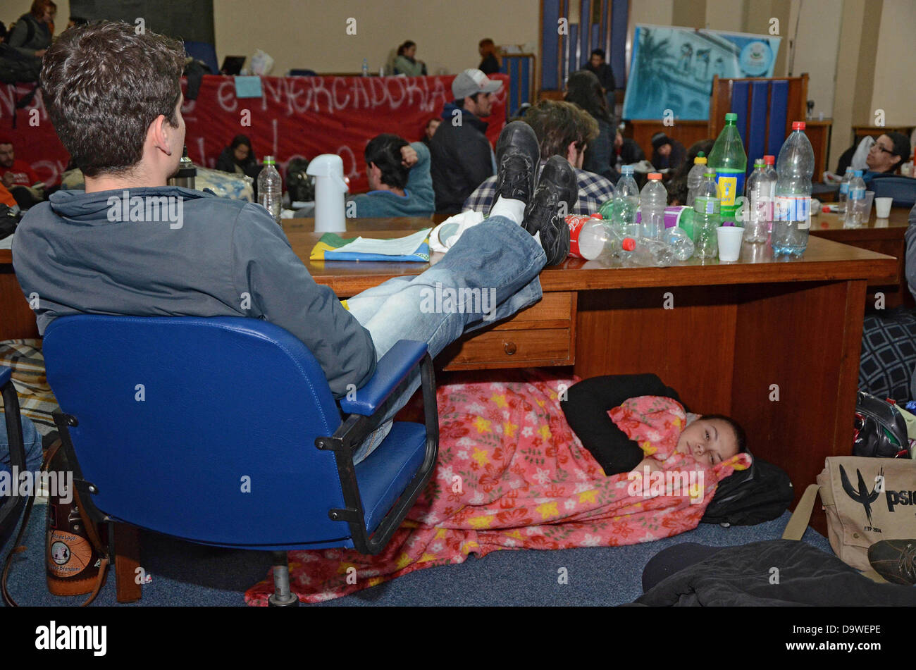 Protesters kiss hi-res stock photography and images - Alamy