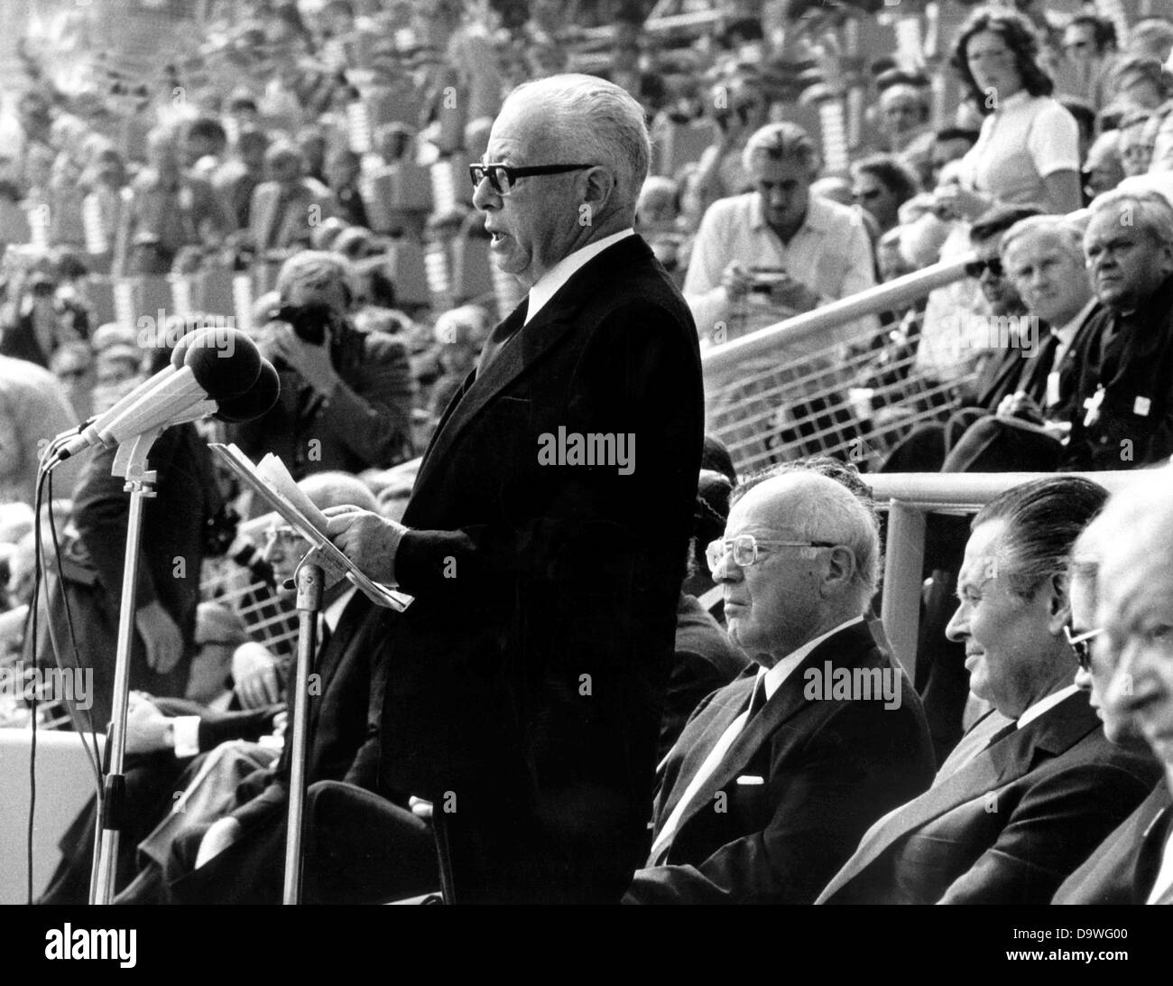 Federal President Dr Gustav Heinemann speaks, on 6 September 1972 at ...