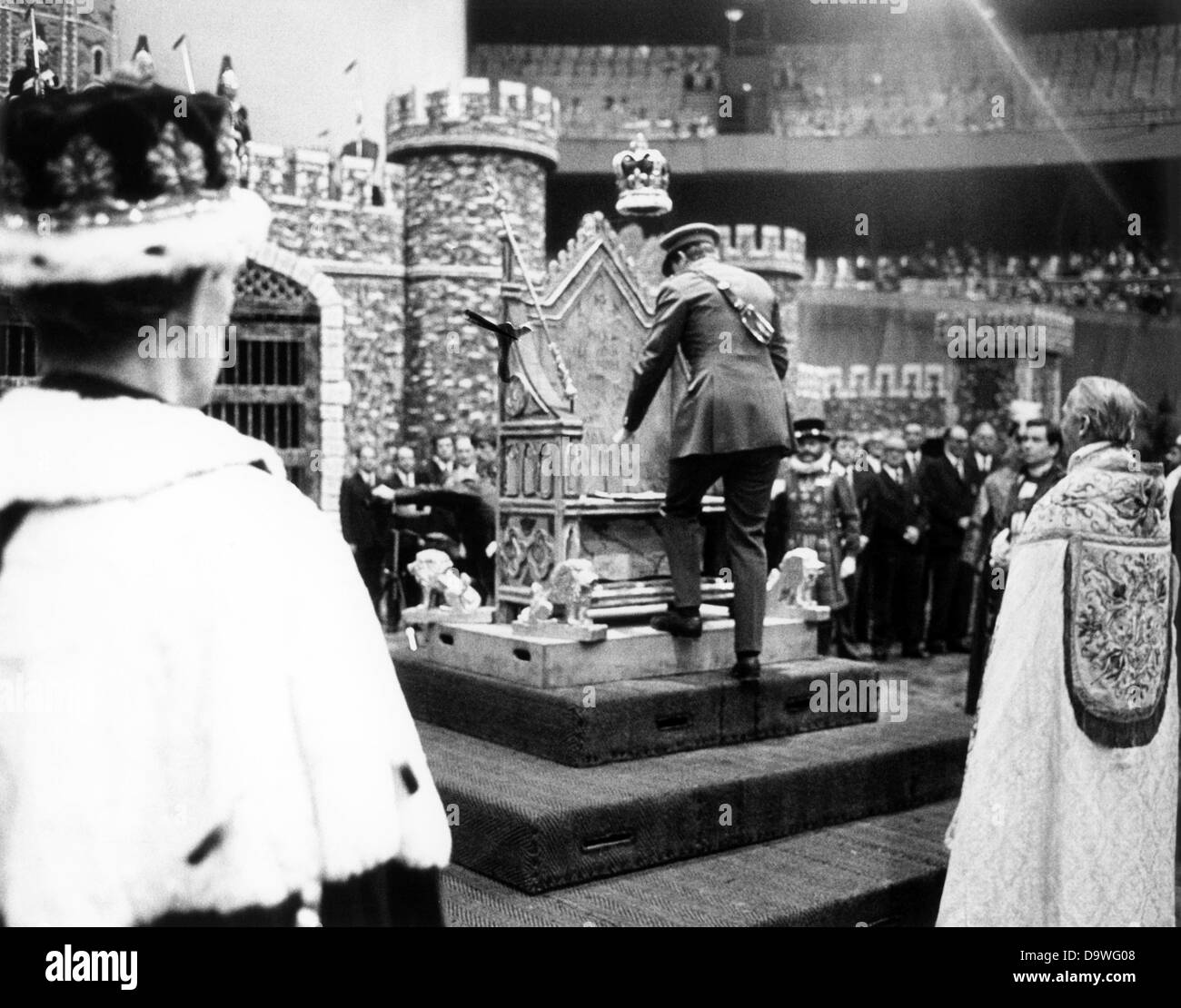 British crowning Black and White Stock Photos & Images - Alamy
