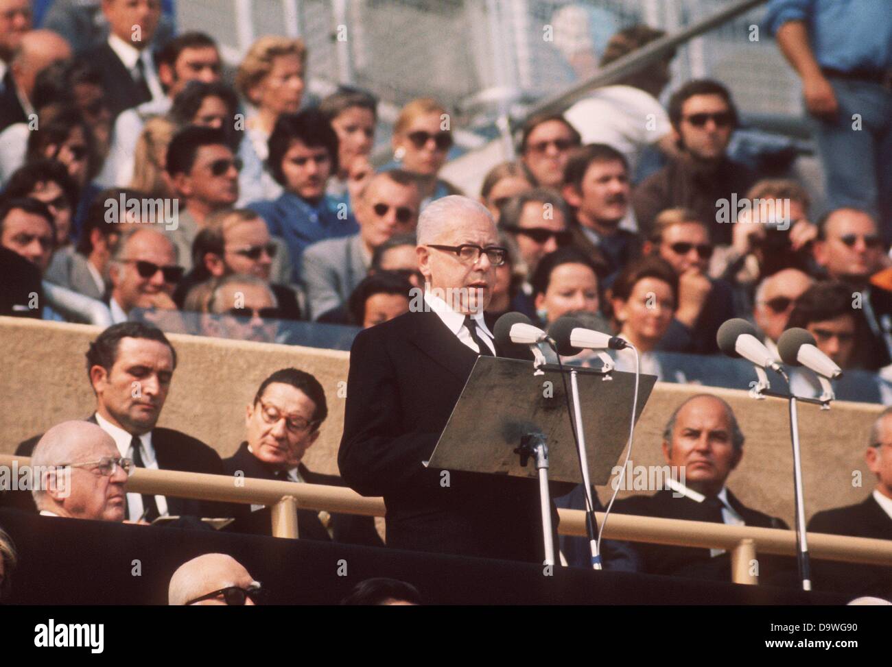 Federal President Dr Gustav Heinemann speaks, on 6 September 1972 at ...
