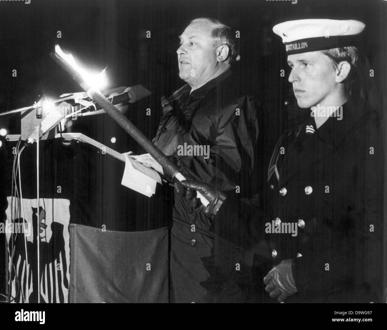 Federal minister of defence Georg Leber (l) during his speech to the ...