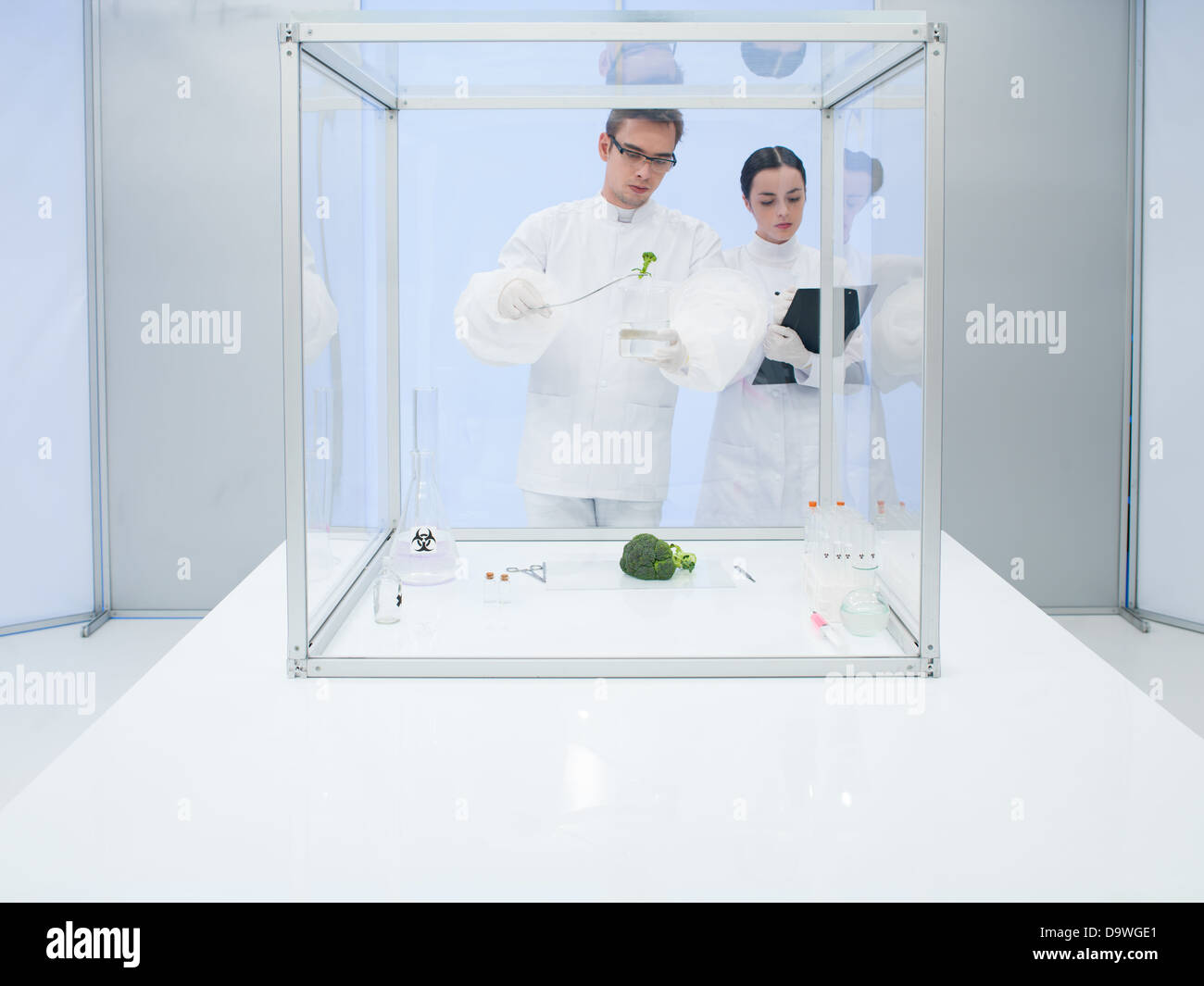 Containment chamber hi-res stock photography and images - Alamy