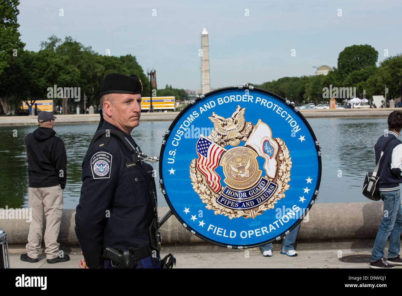 The U.S. Customs and Border Protection (CBP) Pipes & Drums band ...