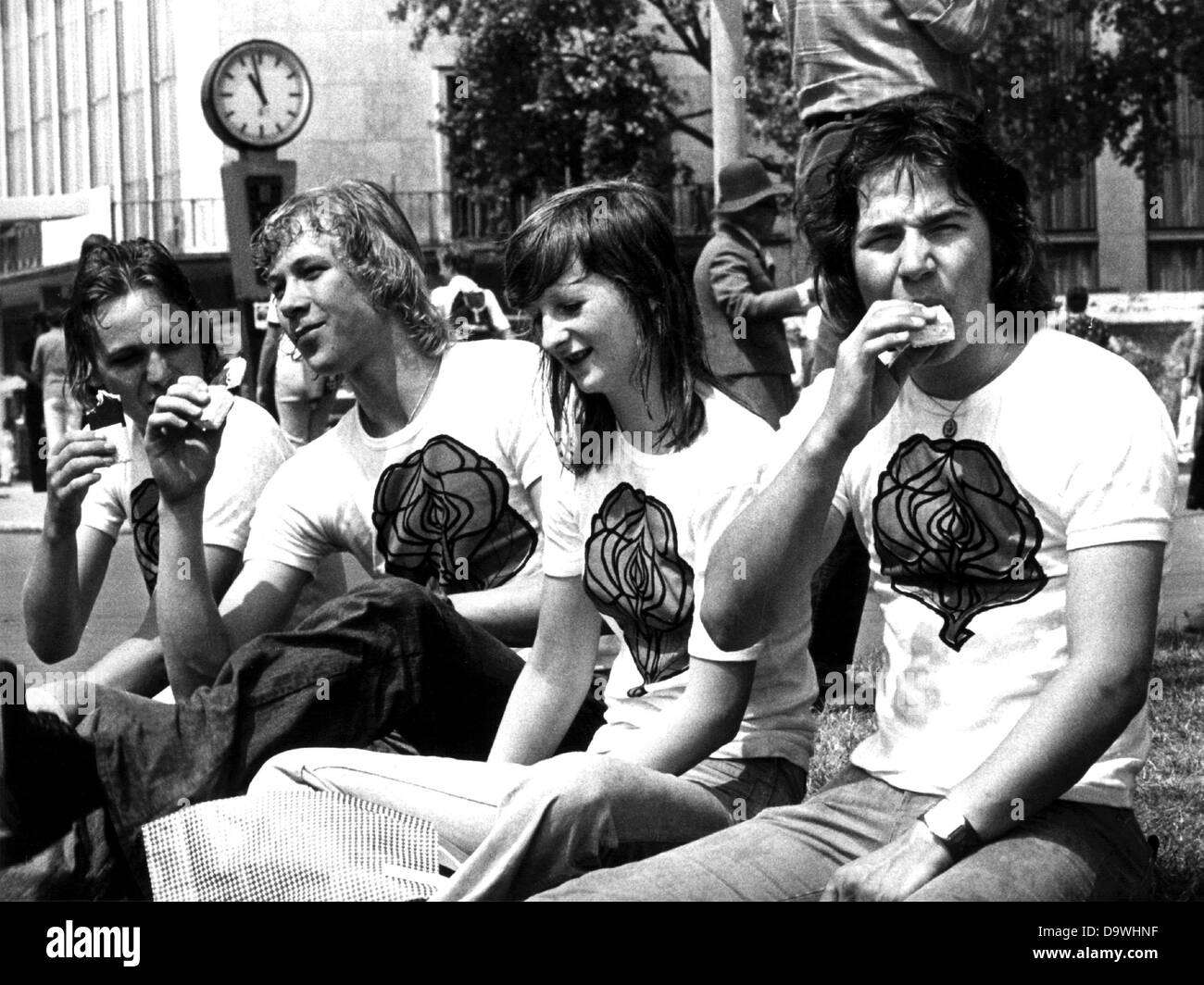 German people eat Black and White Stock Photos & Images - Alamy