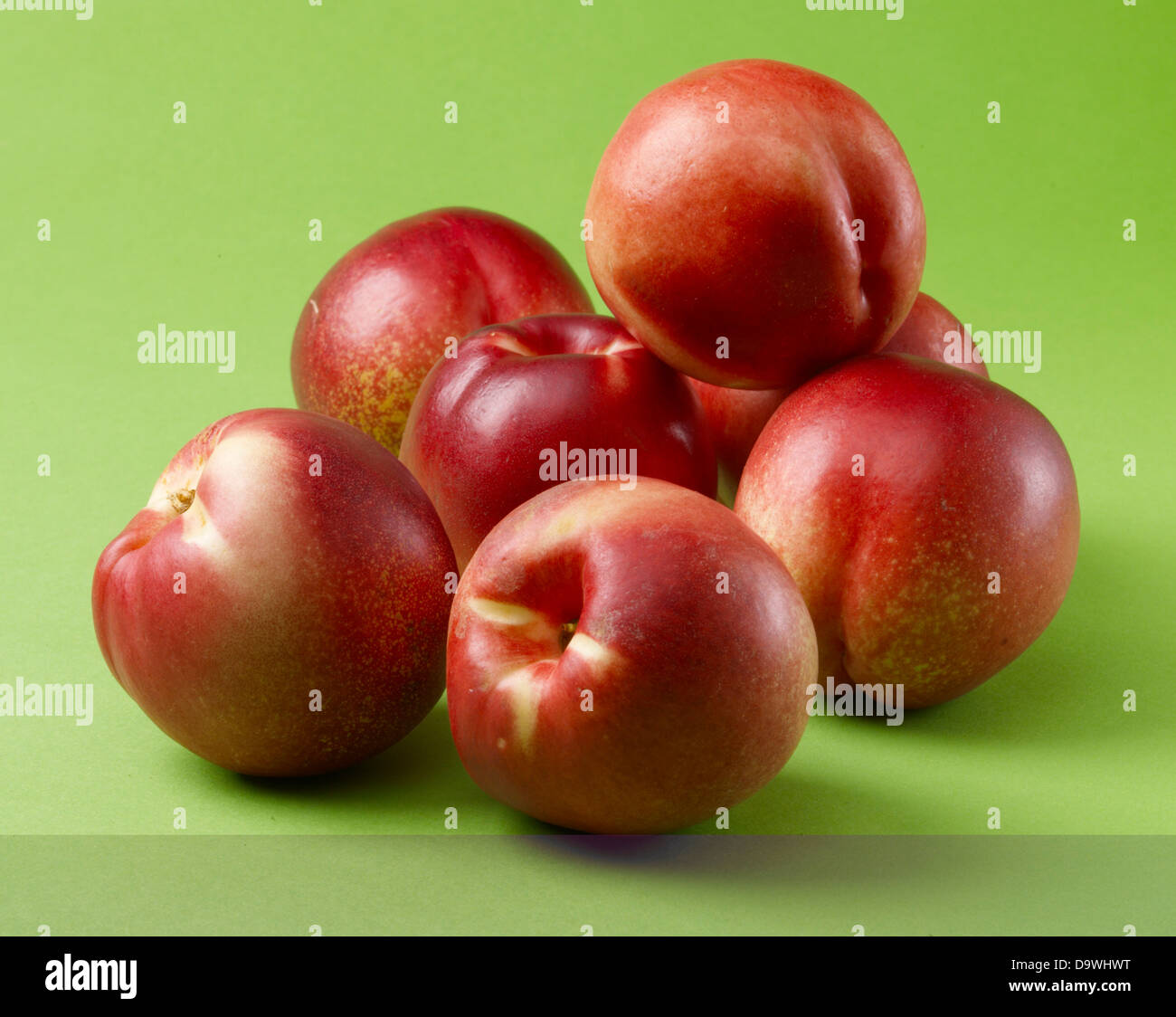 Nectarine fruits hi-res stock photography and images - Alamy