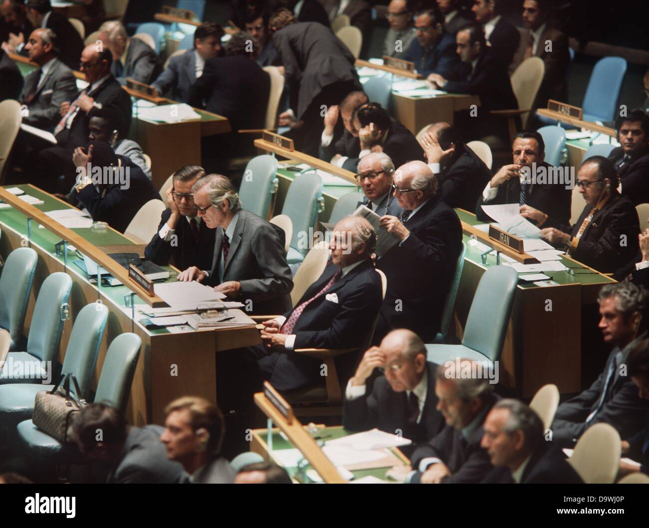 The two German delegations on their seats in the plenum of the UN ...