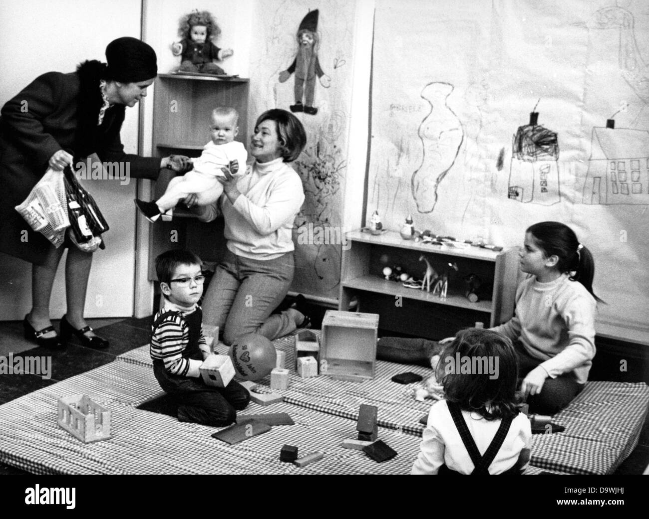 Nursery picture Black and White Stock Photos & Images - Alamy