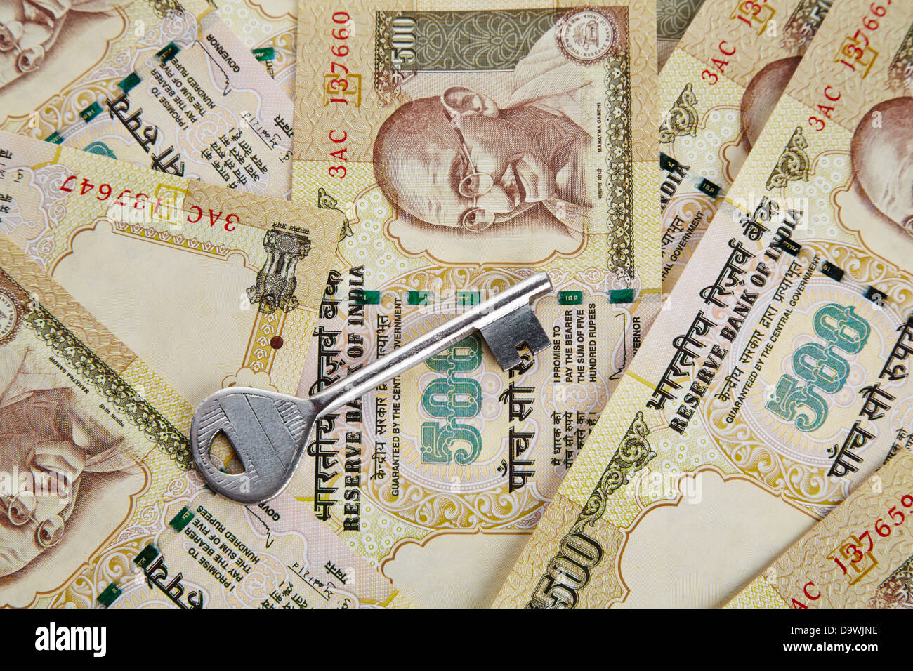 Indian new 500 rupees note hi-res stock photography and images - Alamy