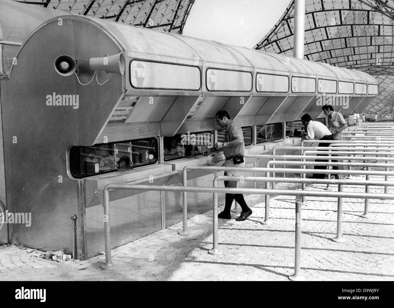 1970s 70s architecture Black and White Stock Photos & Images - Alamy
