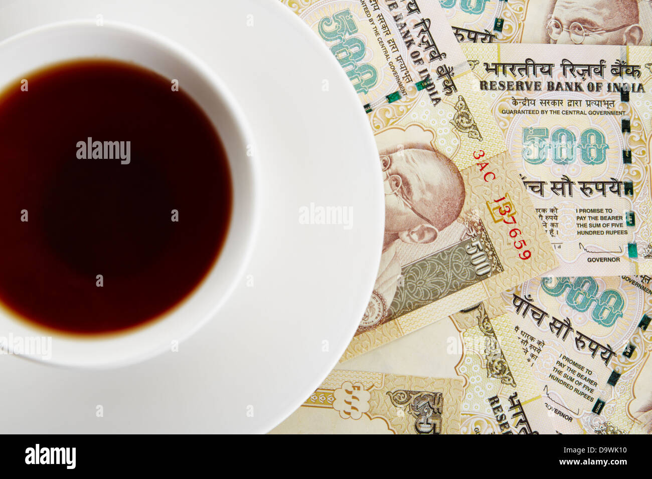 Gandhi on 500 rupee note hi-res stock photography and images - Alamy